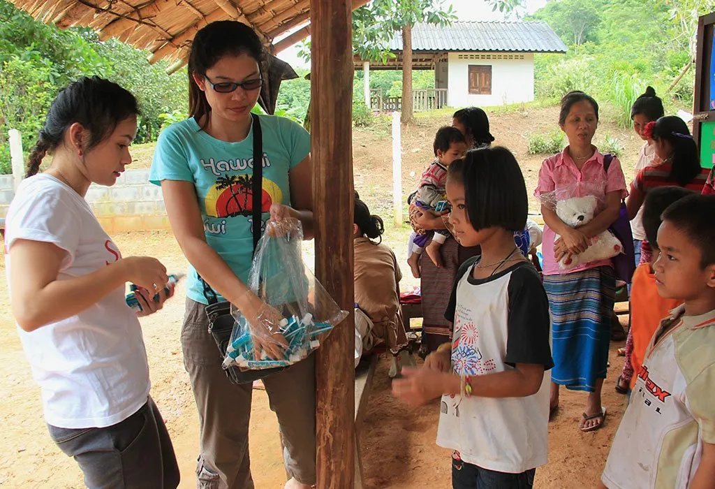 13 Useful Tips for Teaching Gratitude to Kids