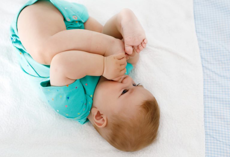 How to Tell If Your Baby is Hungry - Signs and Age-wise Cues
