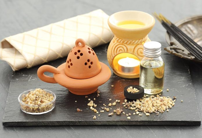 10 Essential Oils to Boost Fertility in Men and Women Naturally