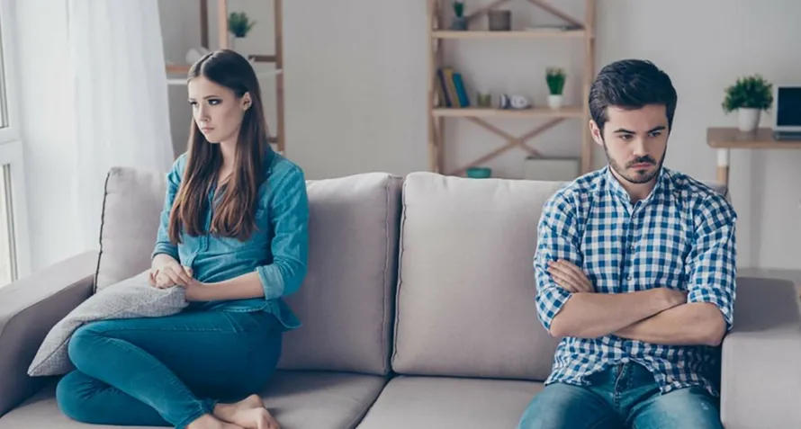 10 Ways to Deal With an Unromantic Relationship