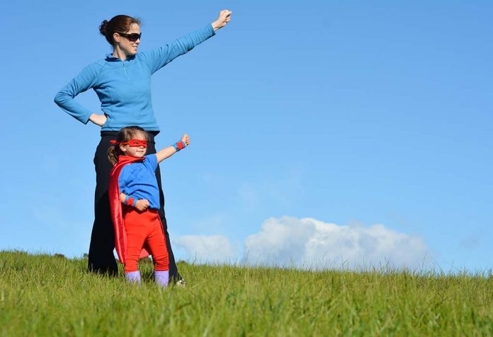 10 Amazing Pros of Having a Baby Girl