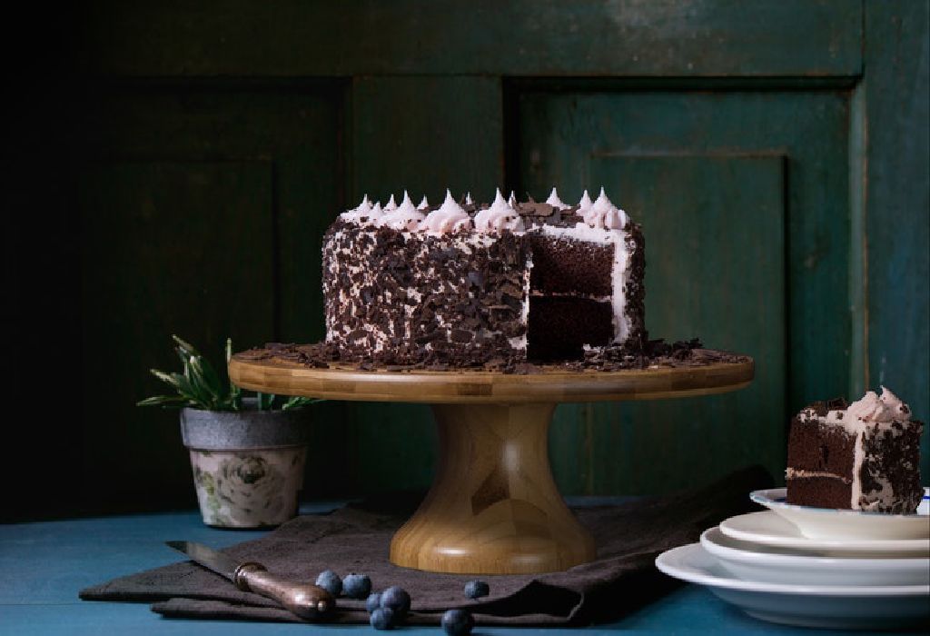 How to Make Laced Chocolate Ganache Cake - Recipe on FirstCry Parenting