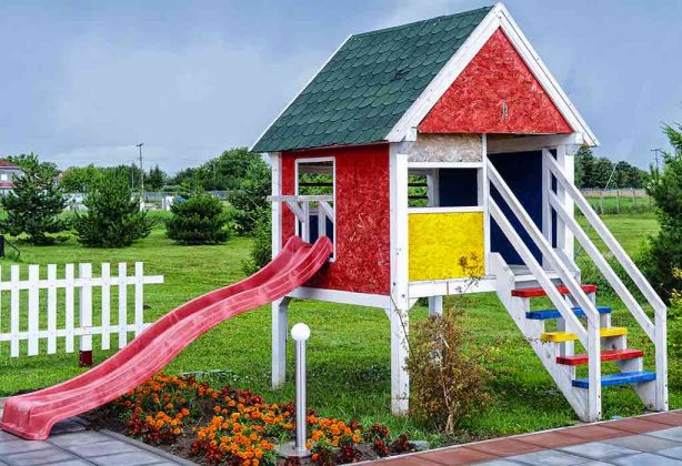 13 Easy to Build DIY Playhouse Plans for Kids