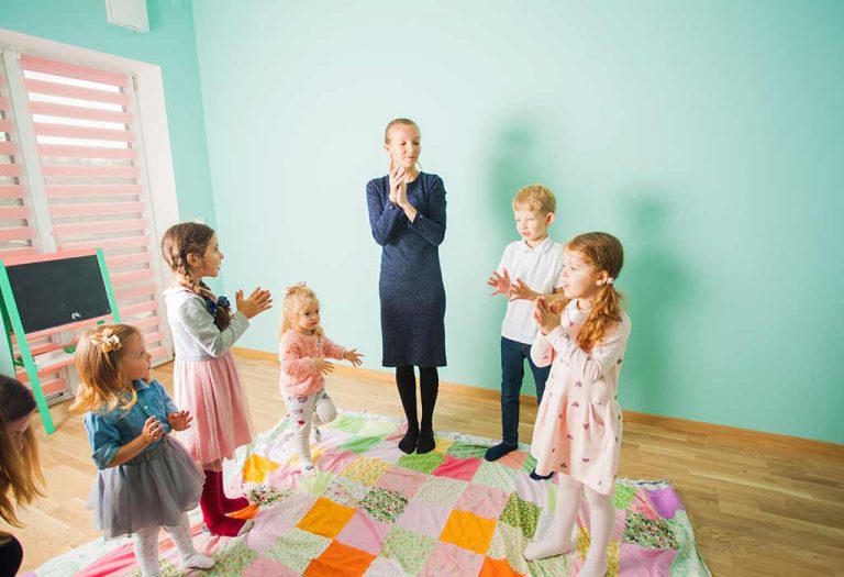 Circle Time for Kids: Benefits, Activities, Do's & Don'ts
