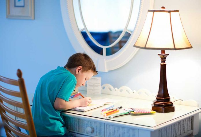 How to Set Up a Perfect Homework Station for Children