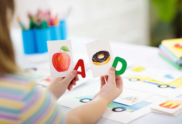 30 Best Phonics Games & Activities For Children