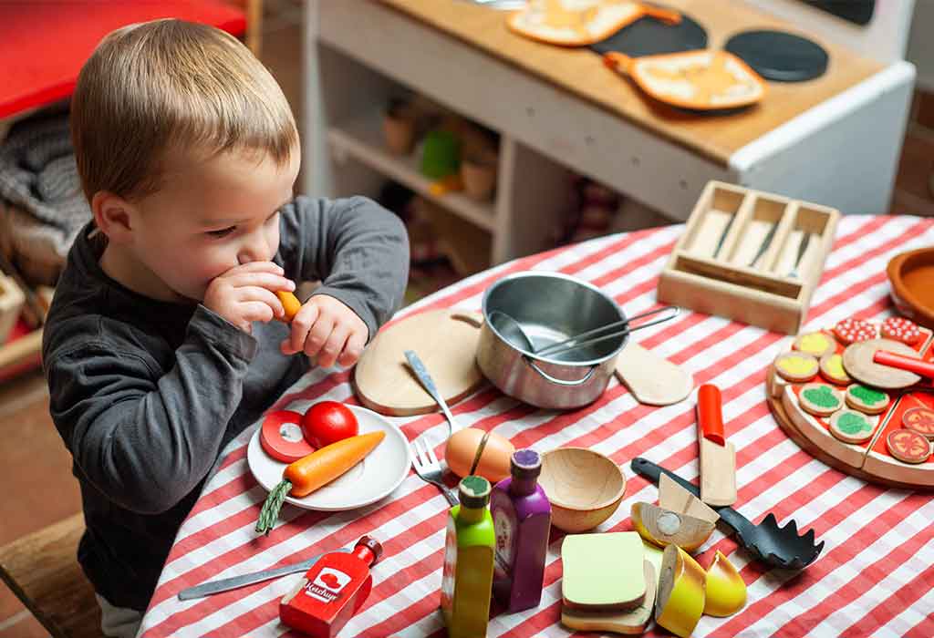 Symbolic Play - Importance and Tips To Encourage It