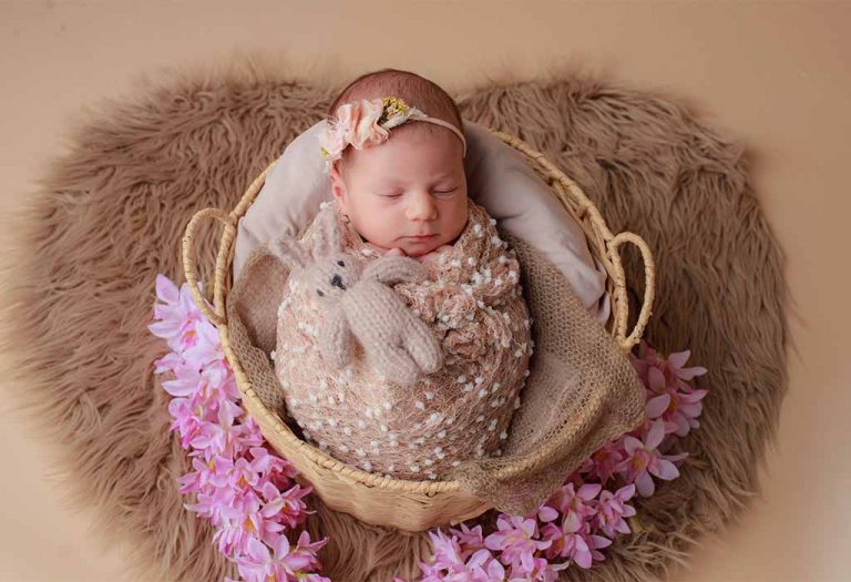 150+ Middle Names for Lily (With Meanings)